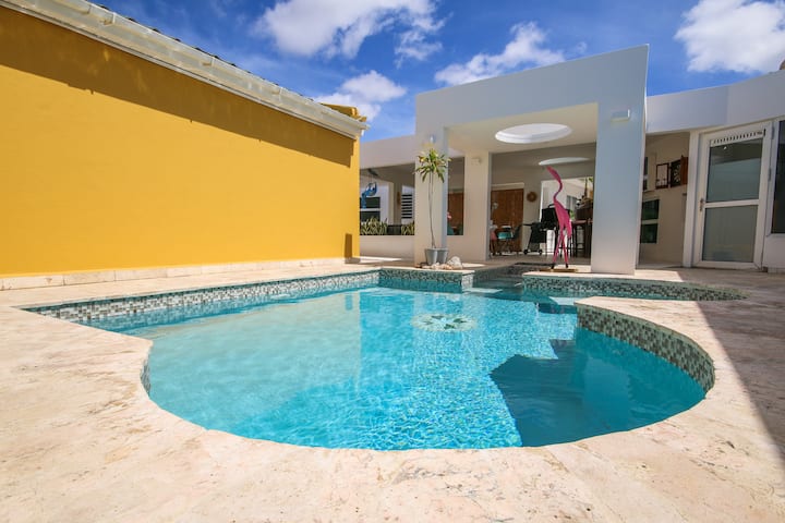 Inexpensive 2-bedroom Apartment With Swimming Pool - Curaçao