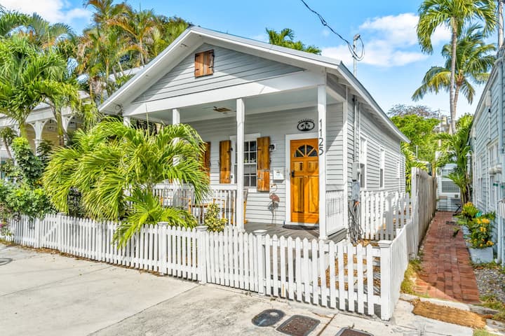 Coastal Cottage  In Old Town  2 Bedroom 2.5 Bath - Key West, FL