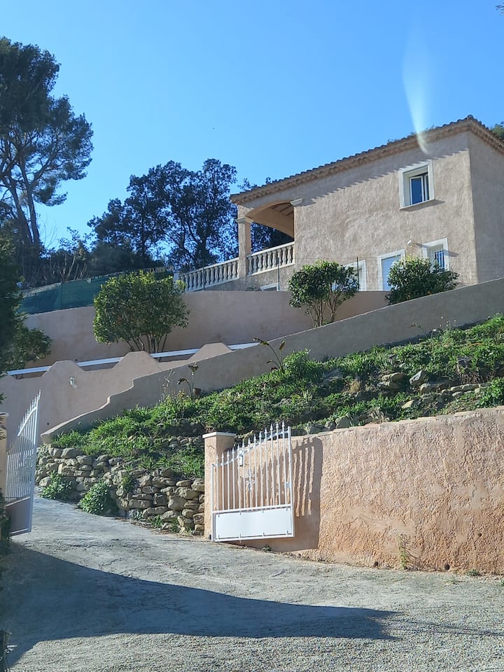 Bas De Villa, Proche Des Plages Et Commerces - La Ciotat