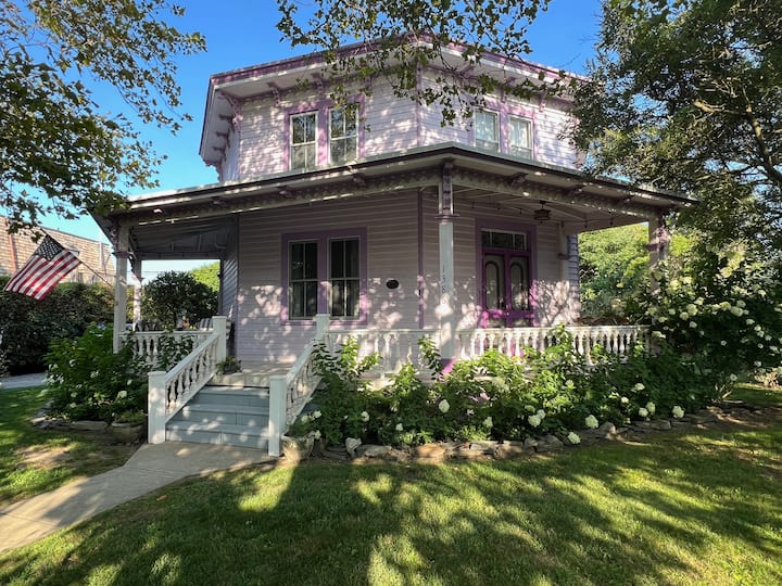 3 Bedroom Victorian Vacation Home On Lafayette St - Cape May, NJ