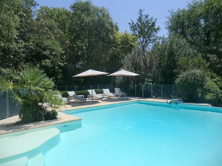 Excepcional Propiedad Con Piscina Ajardinada Cerca De La Playa - Béziers