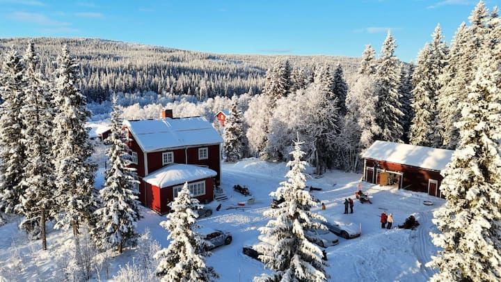 100-årigt Skolhus I Gördalen - Sweden