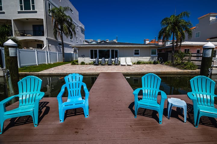 Anchors Up #1, Walk To Beach, 1 Bed/1 Bath Apt. - Clearwater Beach