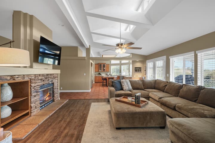 Wine Country Retreat,4 Br 2.5 Ba + Vineyard Views! - Temecula, CA