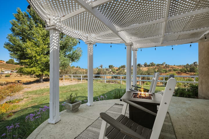 Wine Country Retreat,4 Br 2.5 Ba & Vineyard Views! - Temecula, CA