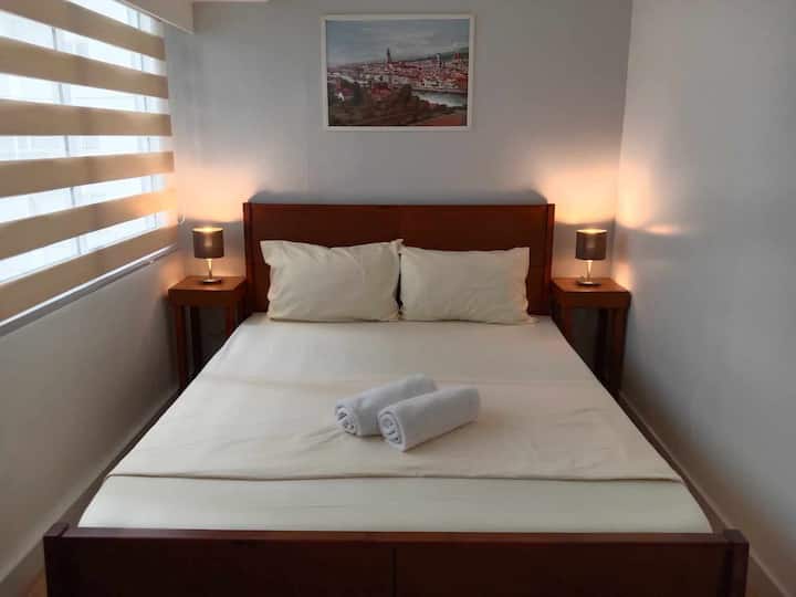 Condo In Bgc Near High Street With Netflix/wifi - Taguig