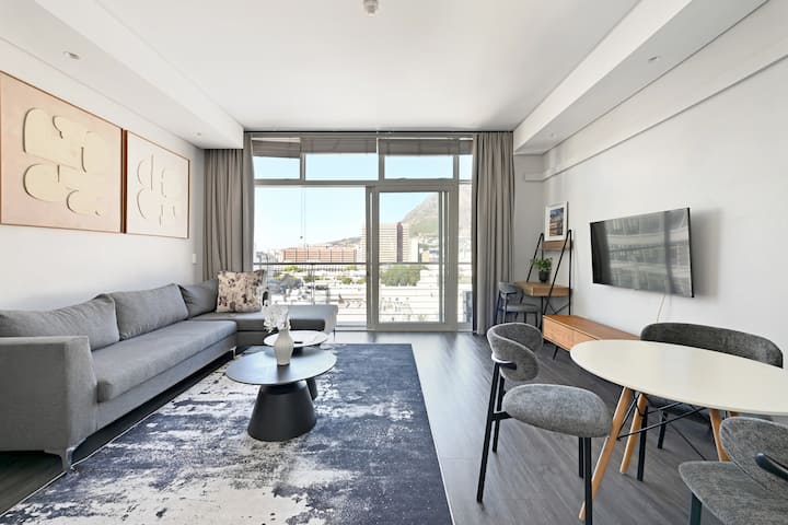 Central Cpt 1br With Juliette Balcony & Views - Kaapstad