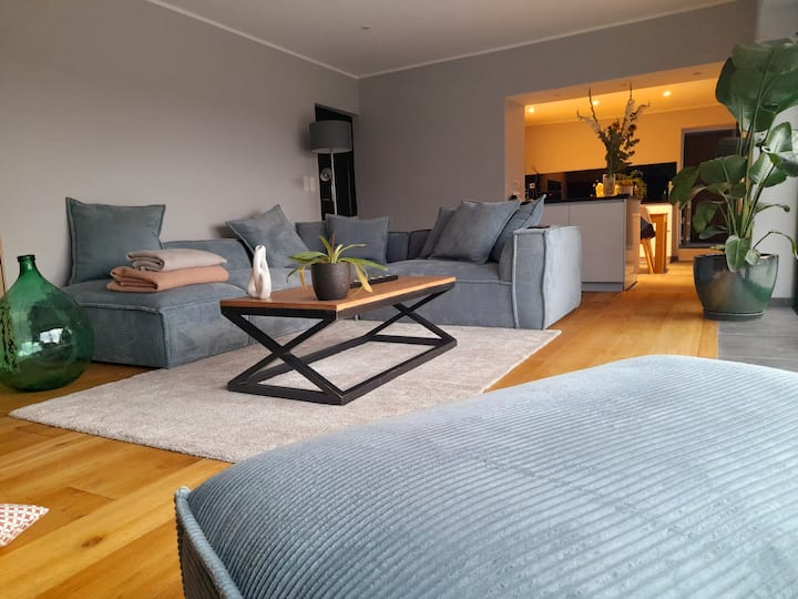 Maison Chaleureuse Avec Grande Terrasse Extérieure - Namur