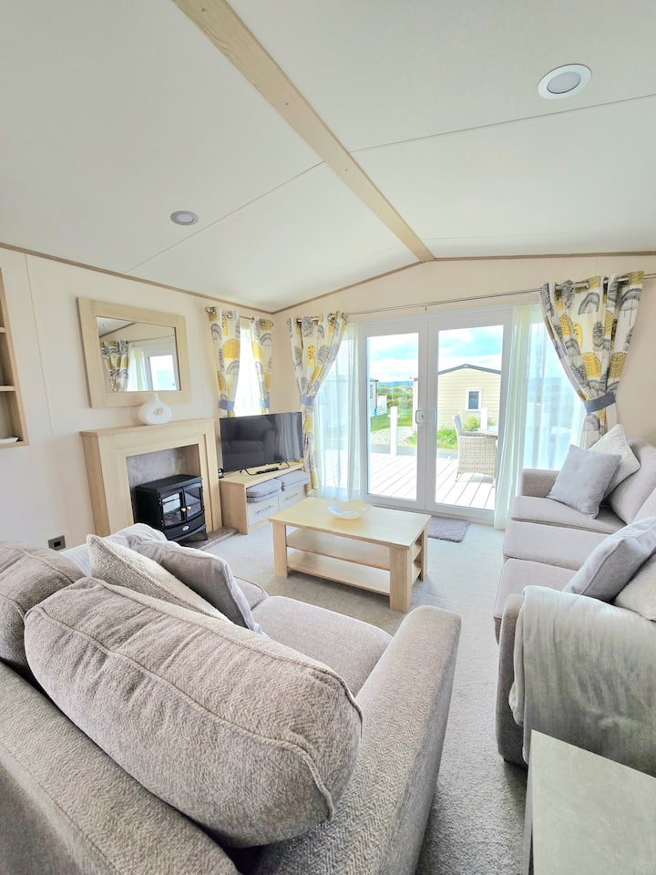 Nr Perranporth
Cornwall Caravan Retreat, 2 Bedroom - Perranporth