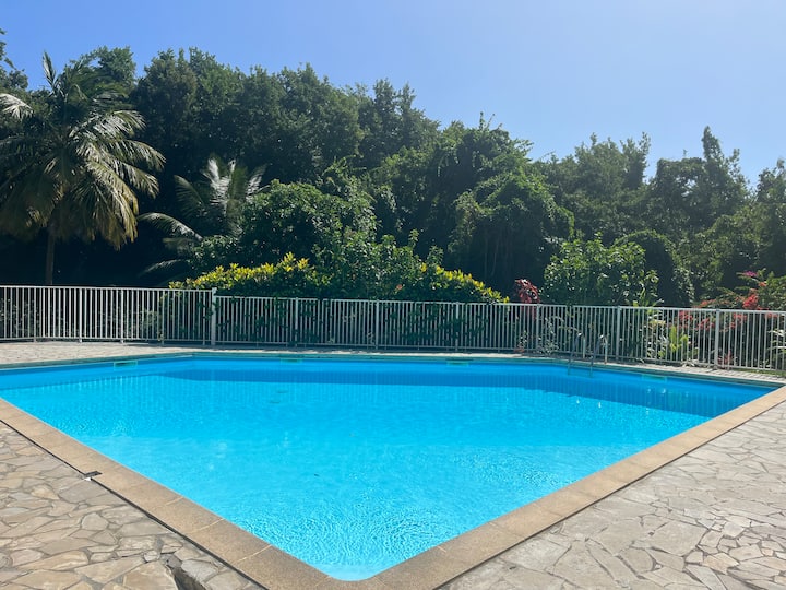 Meloblue : T2 Résidence Melody, Piscine Et Vue Mer - Martinique
