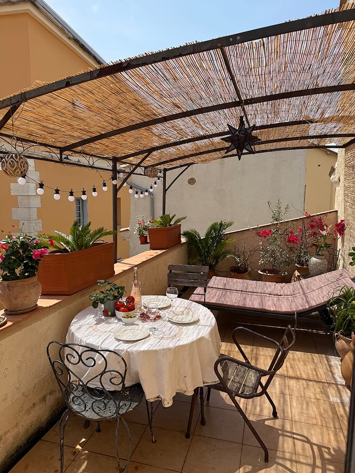 Romantic Apartment In The Heart Of Antibes - Juan les Pins