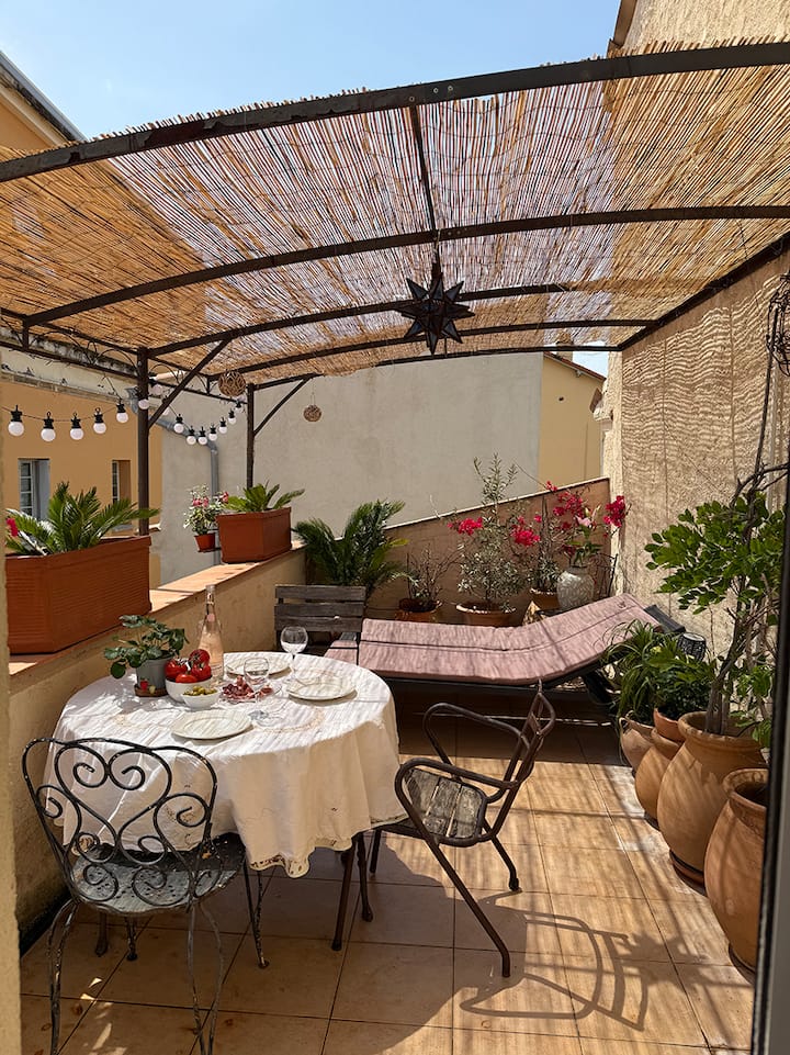 Romantic Apartment In The Heart Of Antibes - Antibes