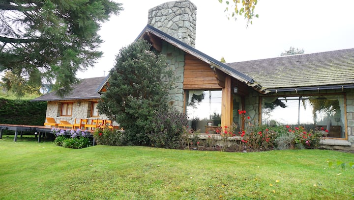 Hermosa Casa En San Carlos De Bariloche - Bariloche