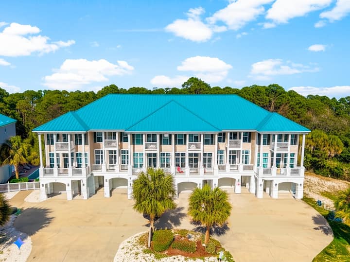 Easy 900' Walk To The Beach! 5 Br W/ Game Room - Panama City Beach, FL