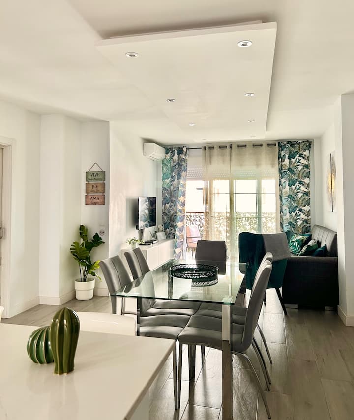 Tulipanes 2 Bdr Piscina, Terraza, Wifi Y Parking. - ベナルマデナ