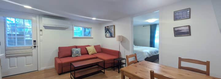Garden Suite 1 Bed, Open Living, Full Kitchen - Seattle