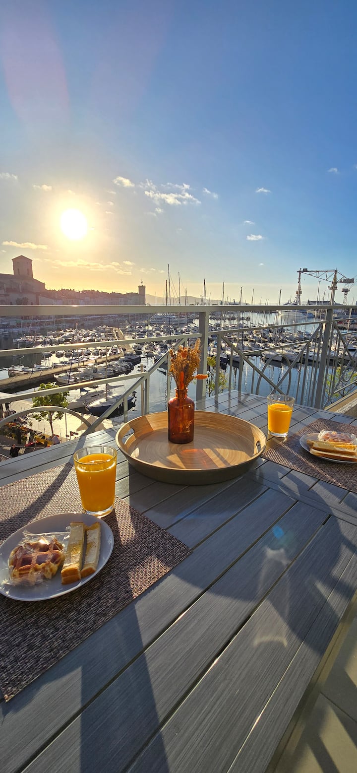 Beau T3 Vue Mer Et Port + Parking + Clim - La Ciotat
