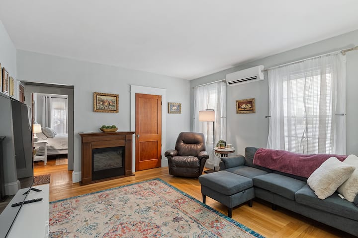 Spacious King Bed • 5-min Walk To Downtown - Manchester, NH