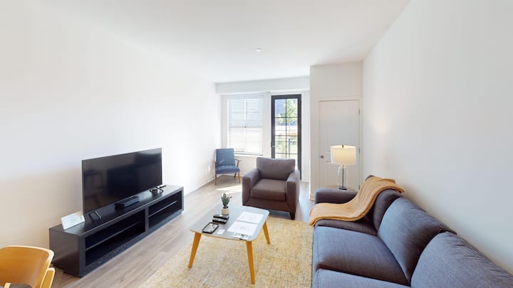 Modern 1 Bedroom At Prime Schaumburg Location - Lake County, IL