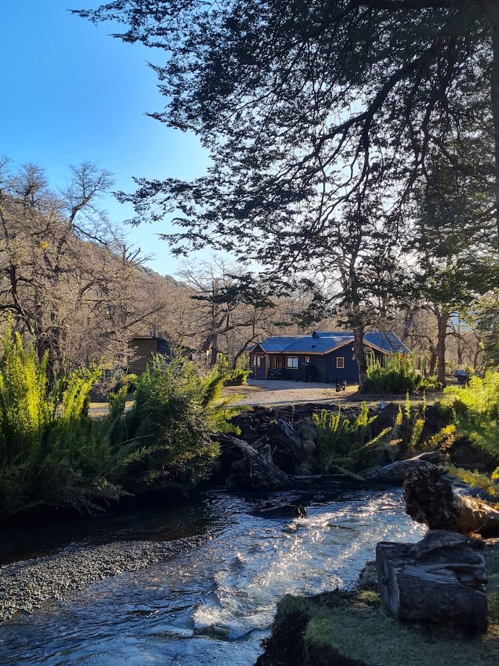 Acogedora Casa Con Orilla De Rio En Malalcahuello - Chile