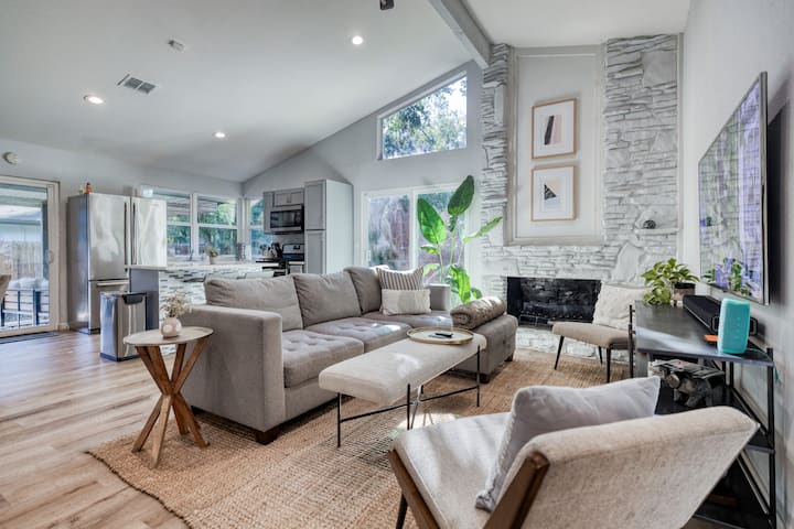 Atx, Hot Tub, 5 Beds 2 Bath, Pets, Bbq, Backyard - Austin, TX