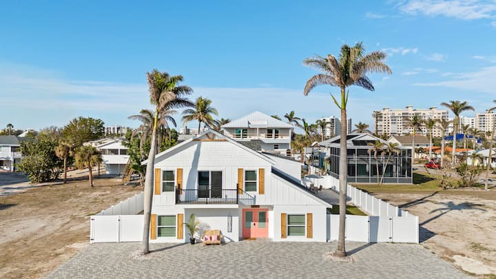 Ground Level Home W/ Pool And Private Beach Access - Fort Myers Beach, FL