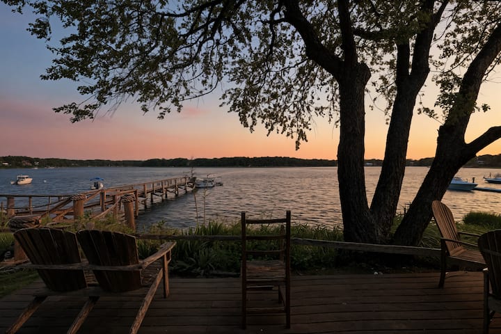 Waterfront Cape Cottage W/ Private Beach Access - Dennis, MA