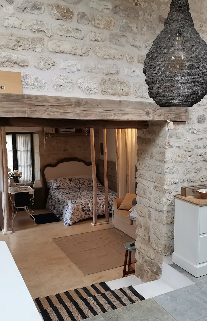 Charming Apartment In The French Countryside - Melle, France