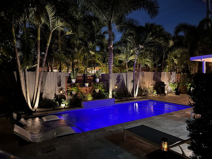 The Wilton Manors Grotto - Walk Everywhere - Wilton Manors, FL