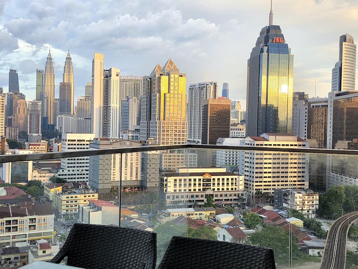 11 Klcc View 3br With Balcony @ Infinity Pool - Kuala Lumpur