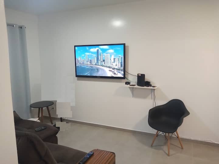 Apto A 70 Metros Da Praia Com Garagem - Balneario Camboriú