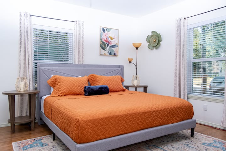Stylish East Austin Home King Suite Near Ut - Austin