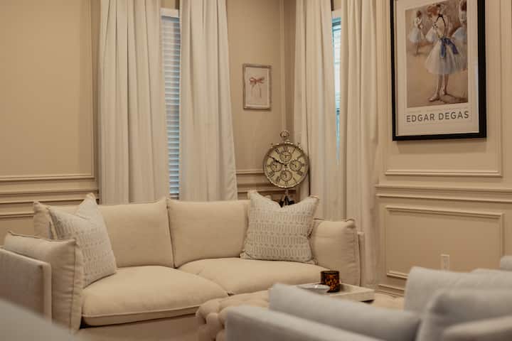 The Parisian Lux • 4 Bed - Brown Uni • Risd - Providence, RI