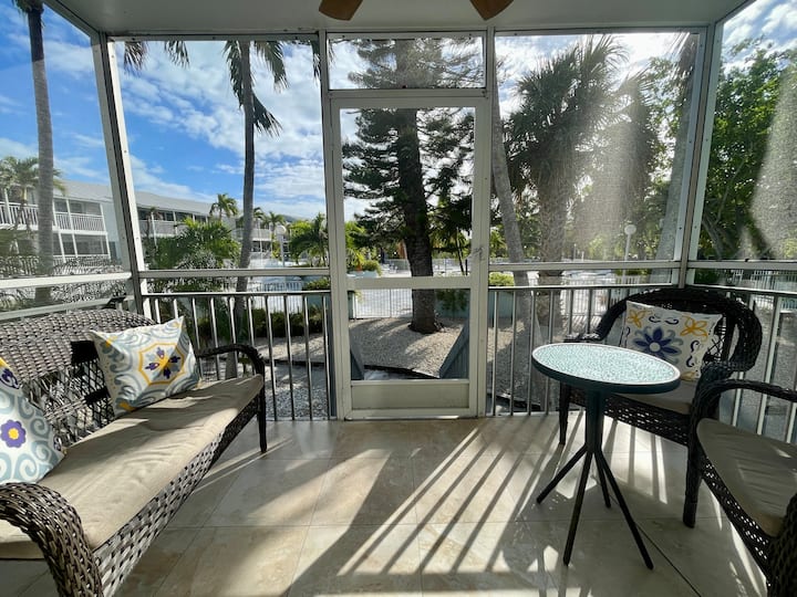 Overlooking Pool Free Golf Car Free Kayak Picklbal - Key Largo, FL