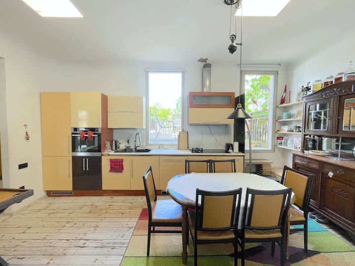 Balcony With Three Bedrooms And Free Parking. - Riga, Latvia