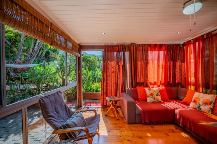 Lazybay Garden Cottage With Solar/fibre - Jeffreys Bay