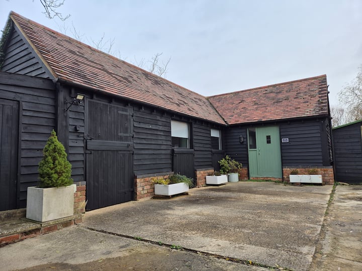 The Nook. 1 Bedroom Cottage With Indoor Fireplace - Bicester