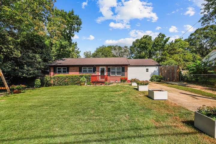 Relax In The Meadows - Home Away From Home - Athens, GA