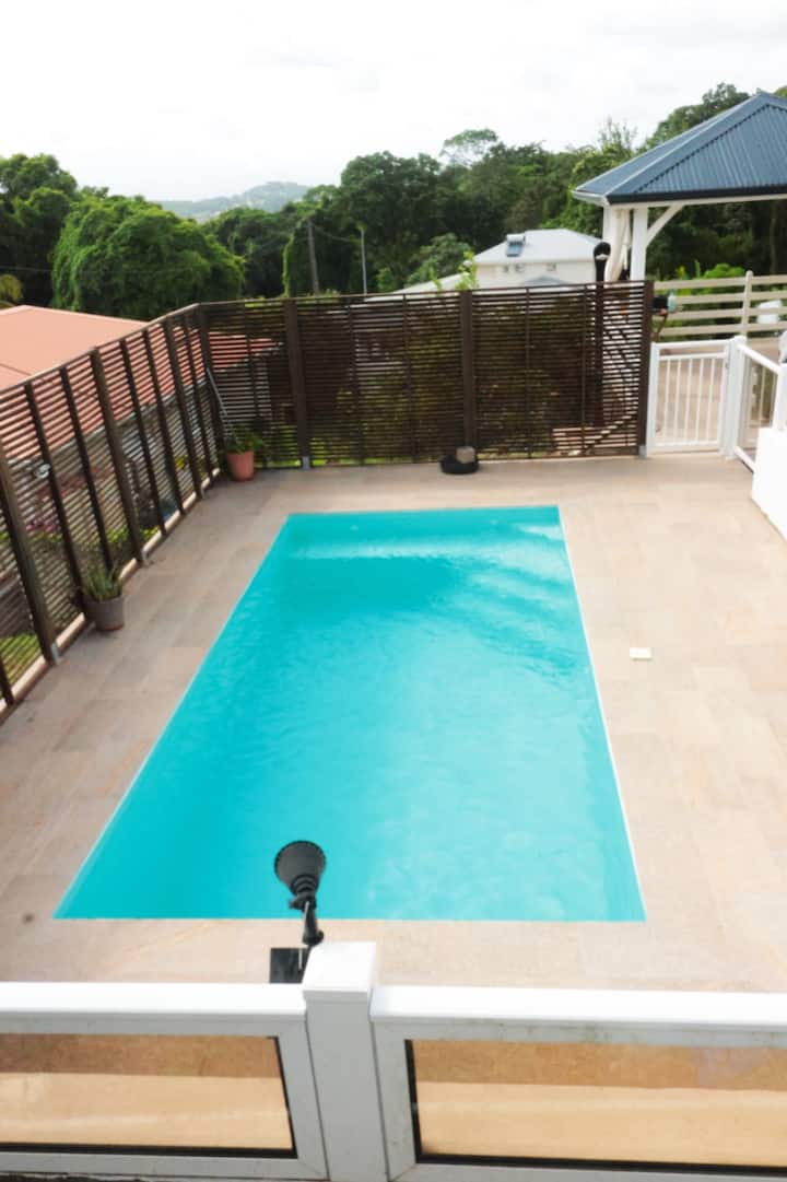 Charmant Logement Avec Piscine - Martinica