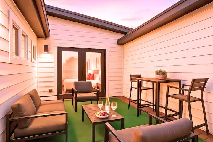 Hillsboro Retreat | Luxe Comfort + Private Terrace - Nashville, TN