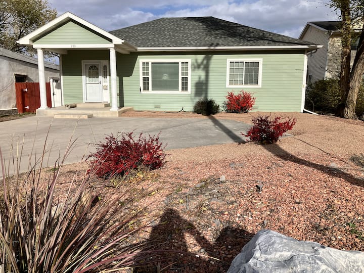 Super Host* Roomy 1 Br Near Black Canyon & Airport - Montrose, CO