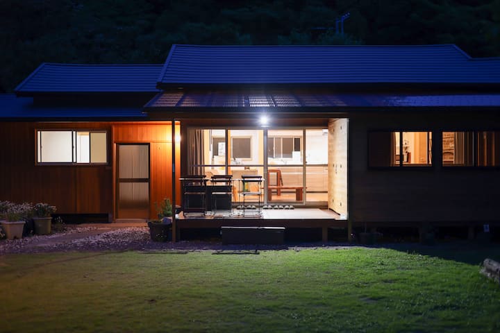 【リノベーションOpenセール！】ログハウス調一軒家！ファミリー・大人のんびり滞在【100㎡超施設】 - 富津市