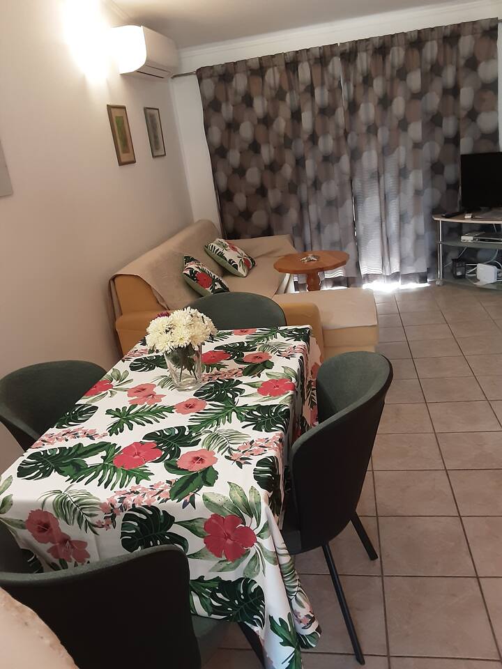 Prijetno Opremljen Apartma Igor S Parkiriščem - Medulin