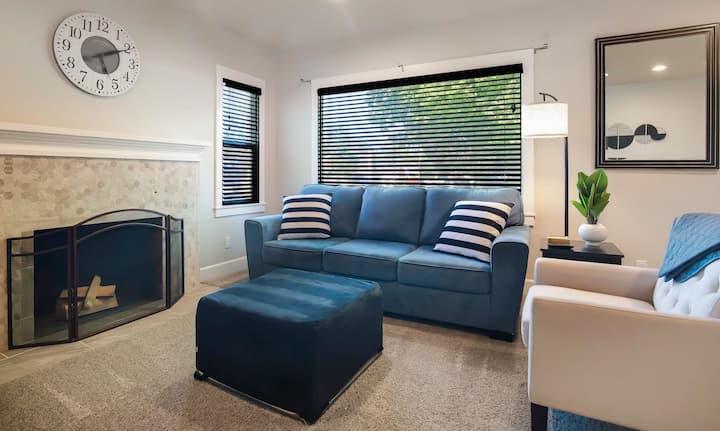 The Corner Retreat: King & Queen, Small Pups Ok! - Twin Falls, ID