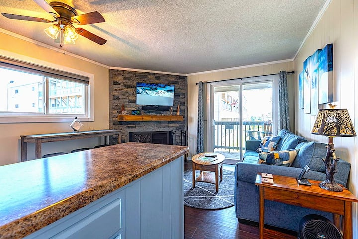 Trailblazer Resort Pool/hottub/hike/bike/tubing! - Beech Mountain, NC