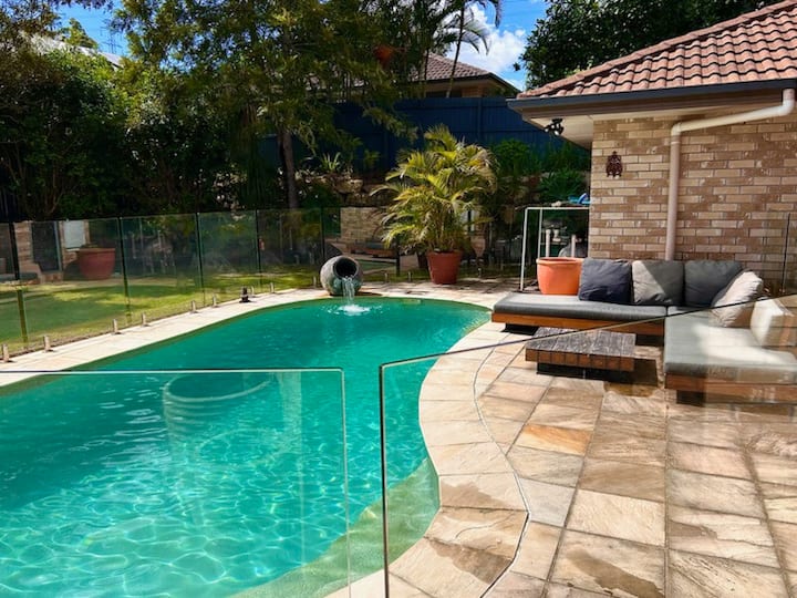 Luxury Accommodation With Pool In Sumner, Brisbane - Oxley