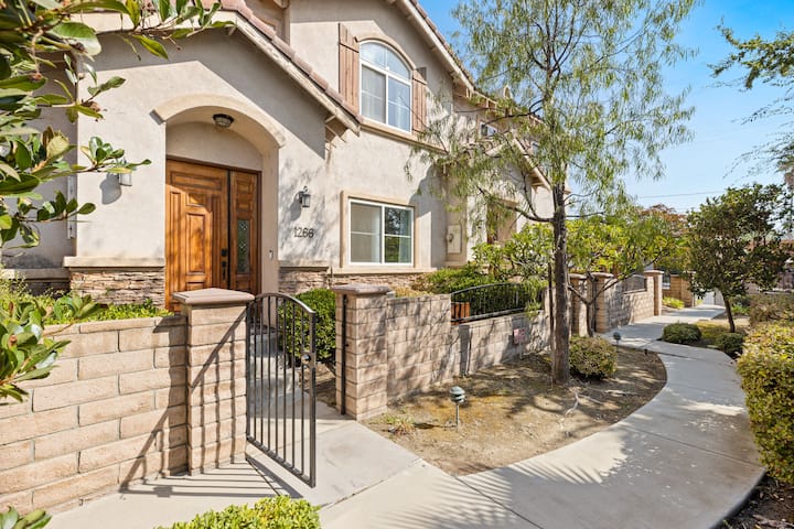 Stylish Mordern Retreat -4 Beds House Free Parking - Monrovia, CA