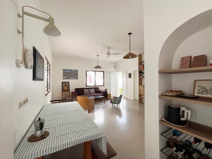 Maison Sicap Amitié Et Jolie Cour Arborée - Dakar