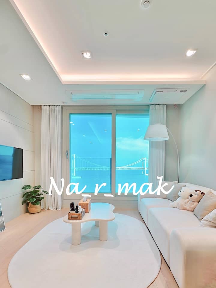 [나르막] 최고층/광안대교오션뷰/3br(침실2+넓은거실)/호텔급컨디션/밀락더마켓/감성숙소 - Pusan