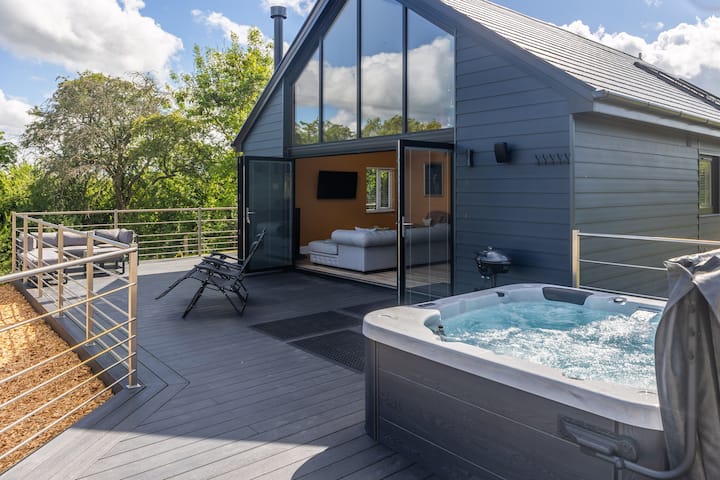 Foxes Den At The Hideout Country Lodges - United Kingdom